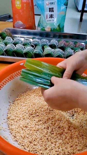 枕头粽怎么包_枕头粽包法图解-第1张图片-山城妙识