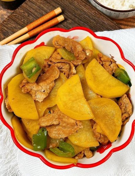 土豆片炒肉怎么炒好吃_土豆片炒肉家常做法-第1张图片-山城妙识