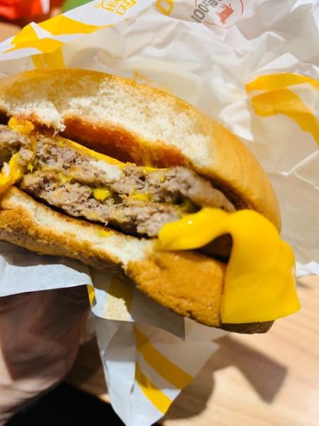 双层吉士汉堡为什么这么便宜_双层吉士汉堡成本揭秘-第1张图片-山城妙识 双层吉士汉堡为什么这么便宜_双层吉士汉堡成本揭秘-第1张图片-山城妙识