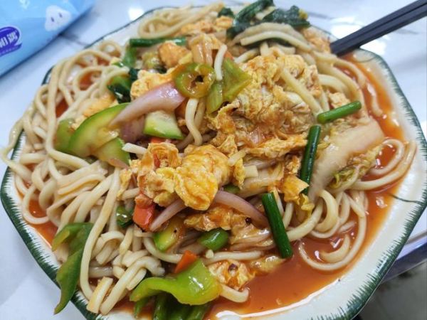 鸡蛋炒挂面怎么做_鸡蛋炒挂面用什么挂面好-第2张图片-山城妙识