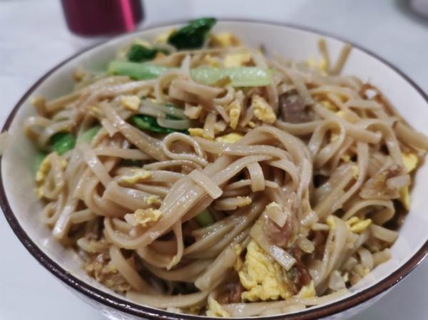 鸡蛋炒挂面怎么做_鸡蛋炒挂面用什么挂面好-第1张图片-山城妙识