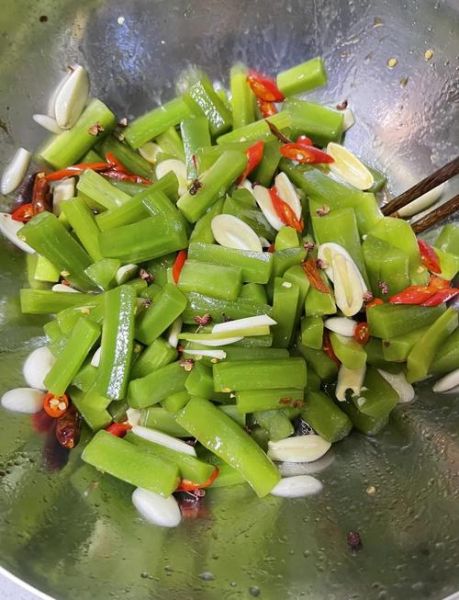 泡莴笋怎么腌制才酸脆_泡莴笋腌制多久能吃-第1张图片-山城妙识