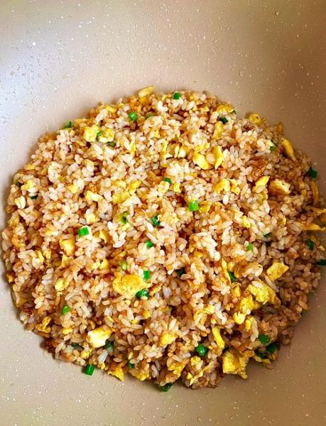 酱油炒饭怎么做_不放鸡蛋的酱油炒饭-第1张图片-山城妙识
