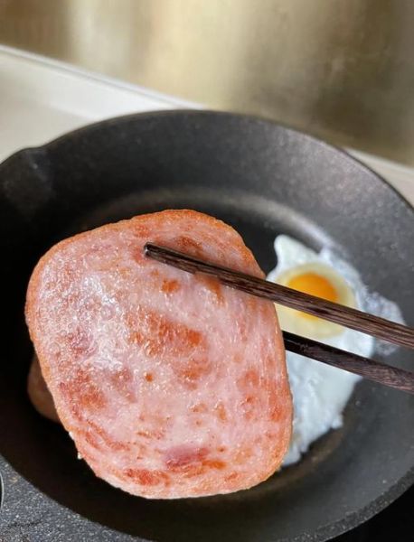 香煎午餐肉怎么做才好吃_香煎午餐肉热量高吗-第3张图片-山城妙识 香煎午餐肉怎么做才好吃_香煎午餐肉热量高吗-第3张图片-山城妙识