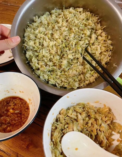 蒸槐花蒸菜怎么做_蒸槐花蒸菜的家常做法-第1张图片-山城妙识 蒸槐花蒸菜怎么做_蒸槐花蒸菜的家常做法-第1张图片-山城妙识