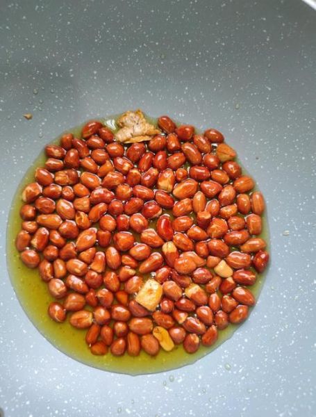 油炸花生米怎么做_油炸花生米不糊技巧-第1张图片-山城妙识 油炸花生米怎么做_油炸花生米不糊技巧-第1张图片-山城妙识