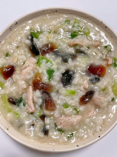 皮蛋粥怎么煮才绵滑_皮蛋粥视频窍门-第2张图片-山城妙识