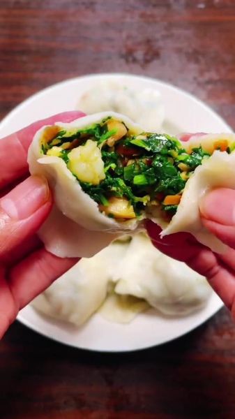 香菇青菜饺子怎么做_香菇青菜饺子馅怎么调才好吃-第1张图片-山城妙识 香菇青菜饺子怎么做_香菇青菜饺子馅怎么调才好吃-第1张图片-山城妙识