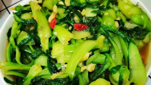 蒜蓉油菜怎么炒才翠绿_蒜蓉油菜做法窍门-第3张图片-山城妙识