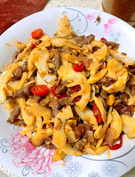 酸笋炒什么好吃_酸笋炒牛肉还是鸡肉更香-第1张图片-山城妙识 酸笋炒什么好吃_酸笋炒牛肉还是鸡肉更香-第1张图片-山城妙识