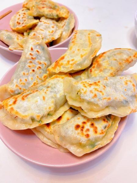 韭菜盒子怎么做好吃_韭菜盒子最简单的做法-第1张图片-山城妙识 韭菜盒子怎么做好吃_韭菜盒子最简单的做法-第1张图片-山城妙识