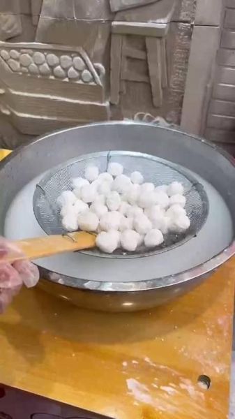 元宵煮到什么程度算熟_元宵浮起来后还要煮多久-第2张图片-山城妙识