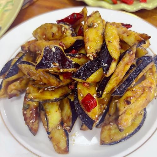 干炸茄子怎么做外皮才酥脆_干炸茄子挂糊比例是多少-第1张图片-山城妙识 干炸茄子怎么做外皮才酥脆_干炸茄子挂糊比例是多少-第1张图片-山城妙识