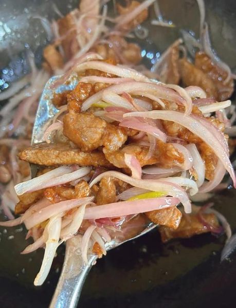 羊肉片炒洋葱怎么做_羊肉片炒洋葱窍门-第1张图片-山城妙识