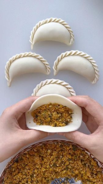 最简单的饺子包法_怎么包才好看-第3张图片-山城妙识 最简单的饺子包法_怎么包才好看-第3张图片-山城妙识