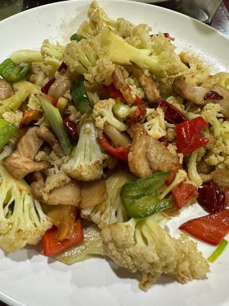 花菜炒肉怎么做好吃_花菜炒肉图片大全-第3张图片-山城妙识