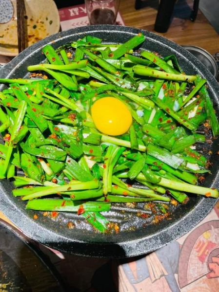 铁板韭菜怎么做_铁板韭菜需要焯水吗-第2张图片-山城妙识 铁板韭菜怎么做_铁板韭菜需要焯水吗-第2张图片-山城妙识