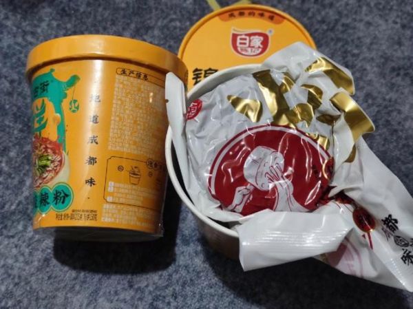 白家陈记酸辣粉热量是多少_减肥能吃吗-第2张图片-山城妙识