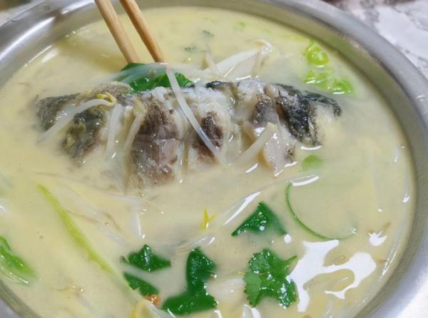 鲫鱼汤怎么做好吃又简单_家常鲫鱼汤做法-第3张图片-山城妙识 鲫鱼汤怎么做好吃又简单_家常鲫鱼汤做法-第3张图片-山城妙识