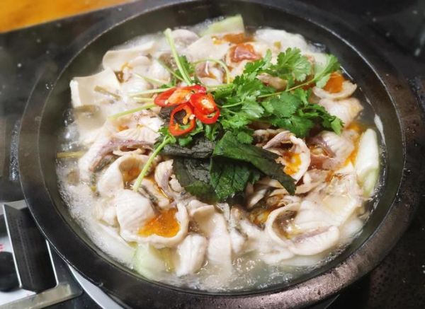 石锅鱼配料有哪些_石锅鱼用什么配菜最好吃-第3张图片-山城妙识 石锅鱼配料有哪些_石锅鱼用什么配菜最好吃-第3张图片-山城妙识