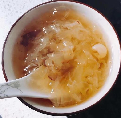 银耳汤怎么煮才出胶_银耳汤做法需要提前泡多久-第1张图片-山城妙识