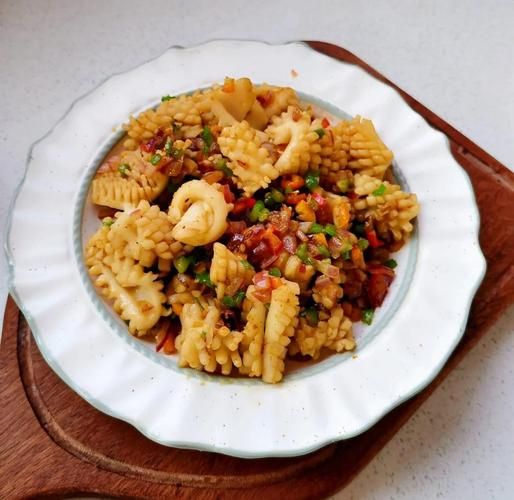 红烧鱿鱼卷怎么做_红烧鱿鱼卷用焯水吗-第1张图片-山城妙识