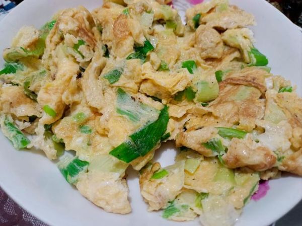 大葱炒鸡蛋热量是多少_减肥能吃吗-第3张图片-山城妙识