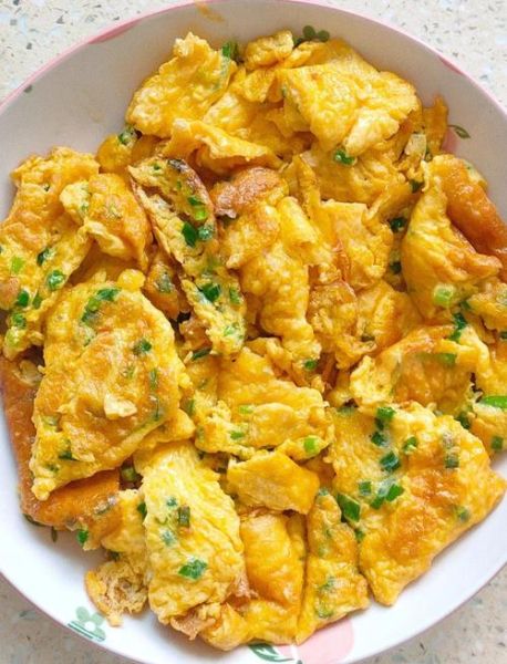 大葱炒鸡蛋热量是多少_减肥能吃吗-第2张图片-山城妙识