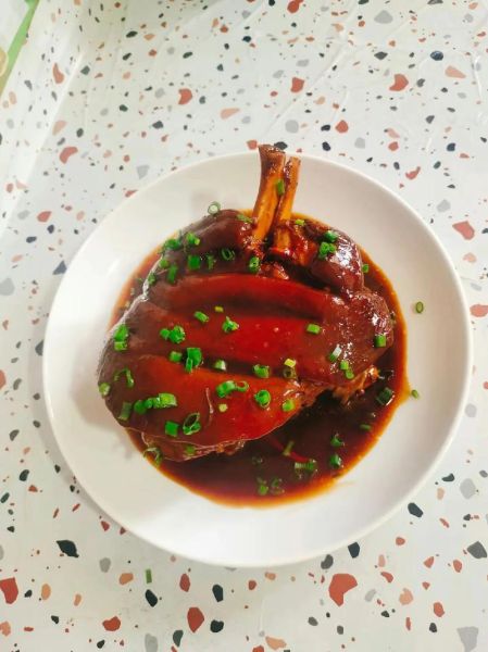 酱蹄膀怎么做_酱蹄膀的正宗做法-第1张图片-山城妙识 酱蹄膀怎么做_酱蹄膀的正宗做法-第1张图片-山城妙识