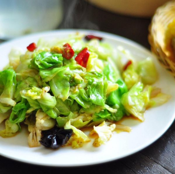 爆炒甘蓝怎么炒好吃_爆炒甘蓝用焯水吗-第1张图片-山城妙识 爆炒甘蓝怎么炒好吃_爆炒甘蓝用焯水吗-第1张图片-山城妙识