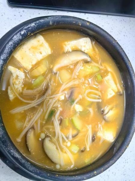 大酱汤最简单的做法_大酱汤怎么做好喝-第1张图片-山城妙识