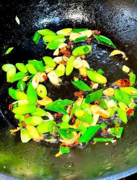 做腊鱼放什么配菜才好吃_腊鱼配菜推荐-第1张图片-山城妙识 做腊鱼放什么配菜才好吃_腊鱼配菜推荐-第1张图片-山城妙识