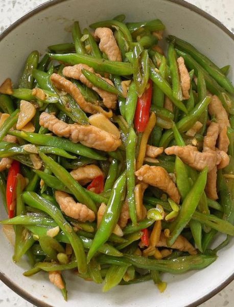 扁豆角怎么炒好吃_扁豆角要焯水吗-第2张图片-山城妙识