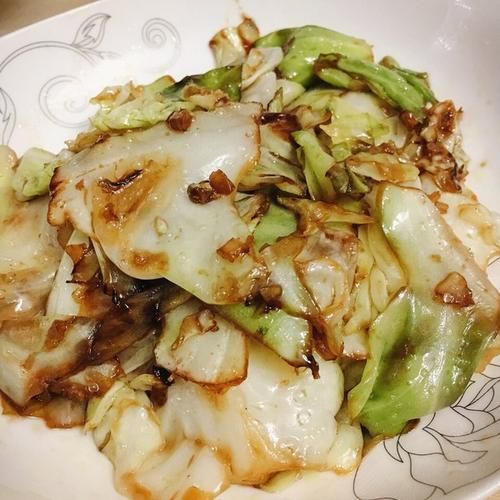 爆炒手撕甘蓝怎么做_手撕甘蓝焯水吗-第1张图片-山城妙识 爆炒手撕甘蓝怎么做_手撕甘蓝焯水吗-第1张图片-山城妙识