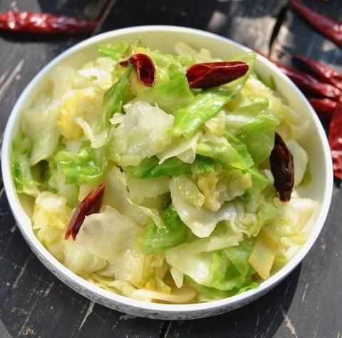 爆炒手撕甘蓝怎么做_手撕甘蓝焯水吗-第3张图片-山城妙识 爆炒手撕甘蓝怎么做_手撕甘蓝焯水吗-第3张图片-山城妙识