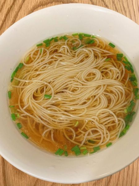 清汤面怎么煮_清汤面用什么汤底-第1张图片-山城妙识 清汤面怎么煮_清汤面用什么汤底-第1张图片-山城妙识