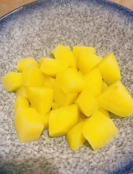 煎土豆块为什么粘锅_如何避免-第3张图片-山城妙识 煎土豆块为什么粘锅_如何避免-第3张图片-山城妙识