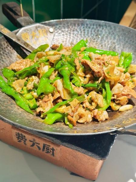 费大厨辣椒炒肉怎么做_费大厨辣椒炒肉正宗配方-第1张图片-山城妙识