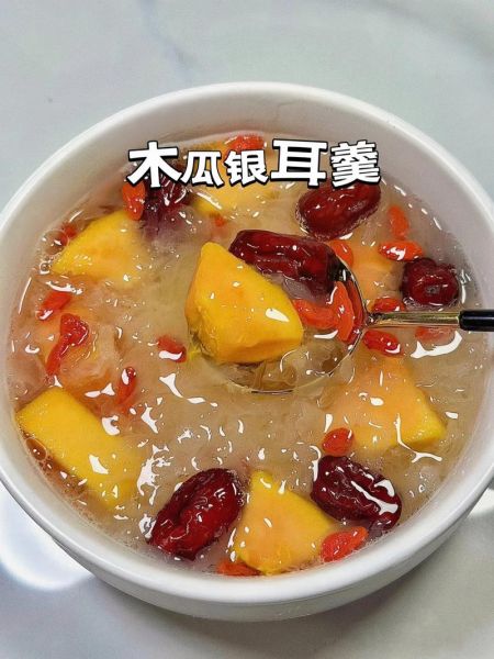 木瓜银耳汤的功效与禁忌_怎么做才最润肺-第1张图片-山城妙识 木瓜银耳汤的功效与禁忌_怎么做才最润肺-第1张图片-山城妙识