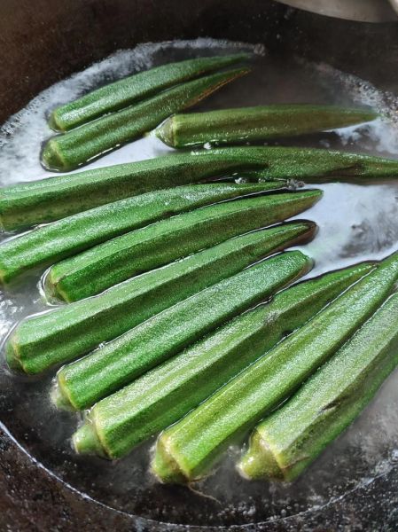 秋葵凉拌怎么做_秋葵凉拌需要焯水吗-第2张图片-山城妙识 秋葵凉拌怎么做_秋葵凉拌需要焯水吗-第2张图片-山城妙识