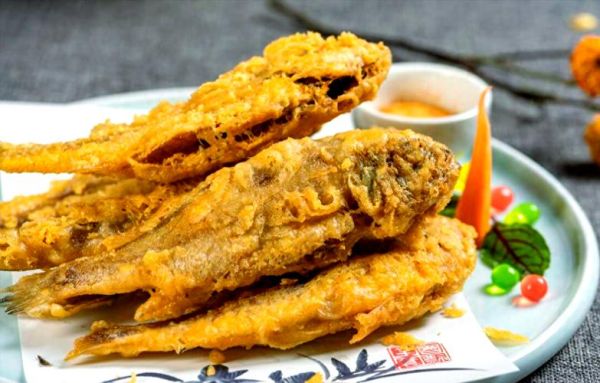 面包糠炸小黄鱼怎么做_炸小黄鱼酥脆不掉皮-第1张图片-山城妙识