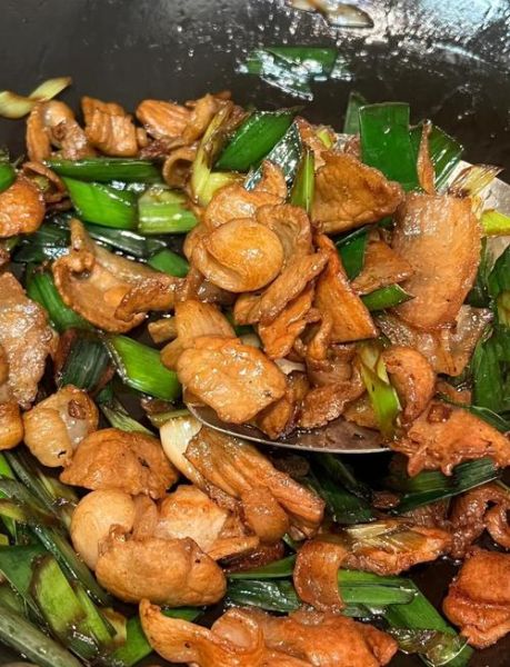 爆炒回锅肉的家常做法_回锅肉先煮还是先炒-第3张图片-山城妙识 爆炒回锅肉的家常做法_回锅肉先煮还是先炒-第3张图片-山城妙识