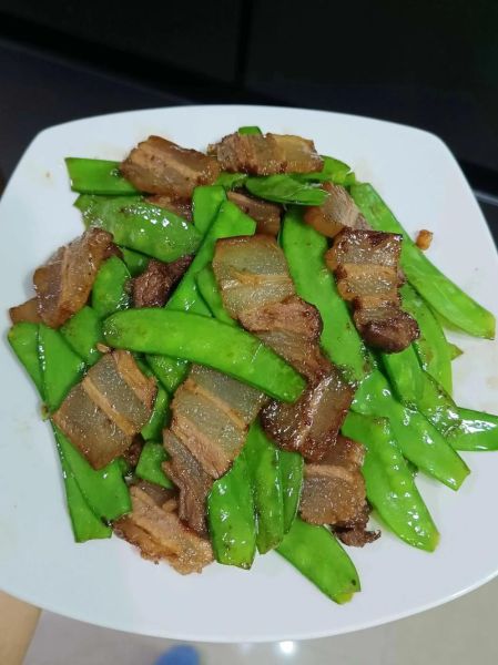 腊肉炒荷兰豆怎么炒好吃_腊肉炒荷兰豆家常做法-第2张图片-山城妙识 腊肉炒荷兰豆怎么炒好吃_腊肉炒荷兰豆家常做法-第2张图片-山城妙识
