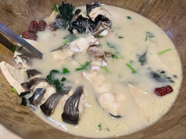 鱼汤怎么熬白_鱼汤白汤的诀窍-第3张图片-山城妙识 鱼汤怎么熬白_鱼汤白汤的诀窍-第3张图片-山城妙识