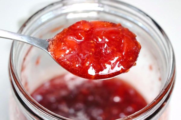 自制草莓酱热装还是冷装_哪个更安全-第1张图片-山城妙识 自制草莓酱热装还是冷装_哪个更安全-第1张图片-山城妙识