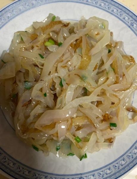 海蜇皮怎么凉拌菜好吃_海蜇皮凉拌要不要焯水-第1张图片-山城妙识