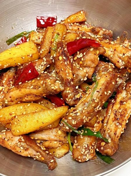 干锅鸡翅怎么做_干锅鸡翅图片教程-第1张图片-山城妙识 干锅鸡翅怎么做_干锅鸡翅图片教程-第1张图片-山城妙识