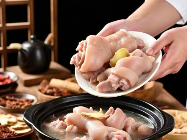 猪蹄炖什么汤最补气血_气血不足喝什么汤-第2张图片-山城妙识 猪蹄炖什么汤最补气血_气血不足喝什么汤-第2张图片-山城妙识