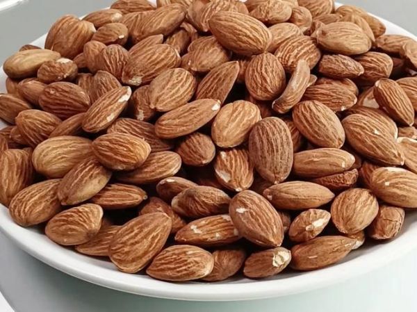 扁桃仁的功效与作用_扁桃仁怎么吃最健康-第3张图片-山城妙识 扁桃仁的功效与作用_扁桃仁怎么吃最健康-第3张图片-山城妙识