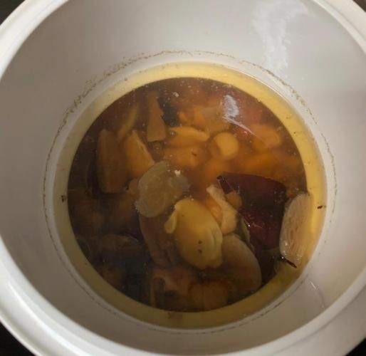 花胶鸡汤底怎么做_花胶鸡汤底功效与禁忌-第3张图片-山城妙识 花胶鸡汤底怎么做_花胶鸡汤底功效与禁忌-第3张图片-山城妙识